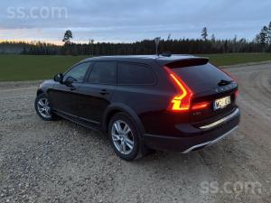 Черный Вольво В90 2018 в Цесис, объемом двигателя 2.00 л и пробегом 556 тыс. км за 12950 €, фото 7 на AUTOMOTO.COM.LV