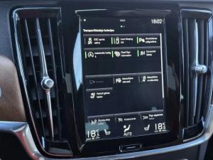 Black Volvo V90 2018 in Riga, with an engine capacity of 2.00 L and mileage of 306 thousand km for 16500 €, photo 14 on AUTOMOTO.COM.LV