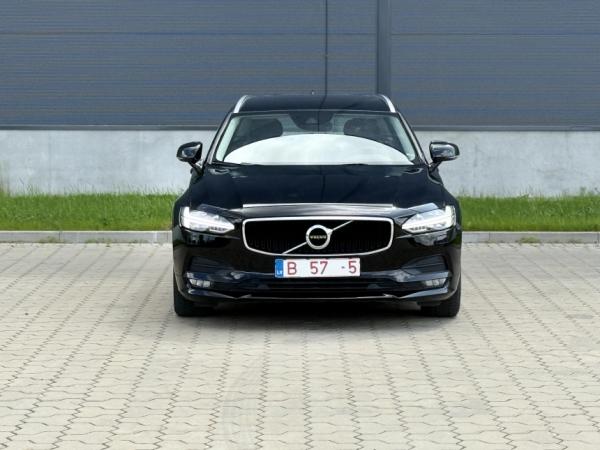 Black Volvo V90 2018 in Riga, with an engine capacity of 2.00 L and mileage of 242 thousand km for 12900 €, photo 3 on AUTOMOTO.COM.LV