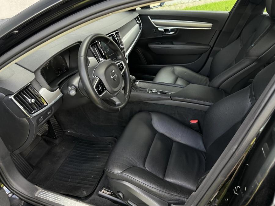 Melns Volvo V90 2018 Rīga, ar dzinēja tilpumu 2.00 L un nobraukumu 242 tūkst. km par 12900 €, foto 9 vietnē AUTOMOTO.COM.LV