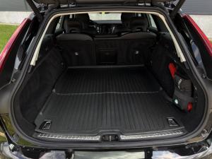 Melns Volvo V90 2018 Rīga, ar dzinēja tilpumu 2.00 L un nobraukumu 242 tūkst. km par 12900 €, foto 12 vietnē AUTOMOTO.COM.LV