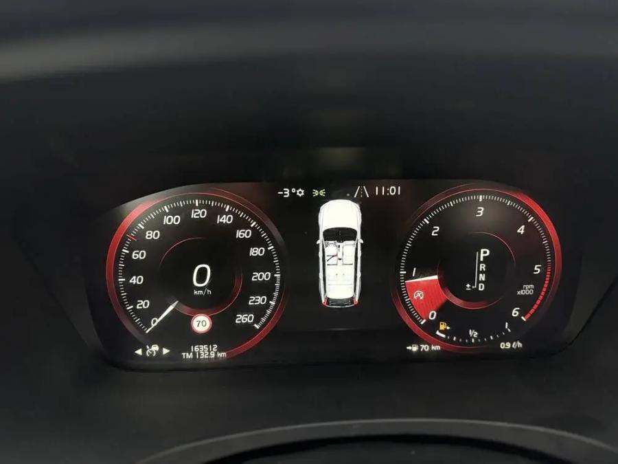 Black Volvo V90 2018 in Riga, with an engine capacity of 2.00 L and mileage of 164 thousand km for 6500 €, photo 14 on AUTOMOTO.COM.LV