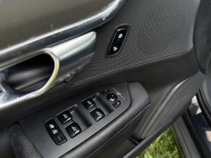 Black Volvo V90 2018 in Riga, with an engine capacity of 2.00 L and mileage of 164 thousand km for 6500 €, photo 15 on AUTOMOTO.COM.LV