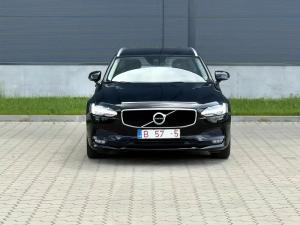 Black Volvo V90 2018 in Riga, with an engine capacity of 2.00 L and mileage of 242 thousand km for 12900 €, photo 4 on AUTOMOTO.COM.LV