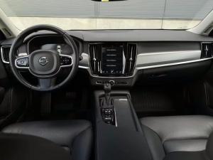 Black Volvo V90 2018 in Riga, with an engine capacity of 2.00 L and mileage of 242 thousand km for 12900 €, photo 8 on AUTOMOTO.COM.LV