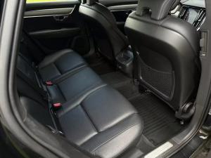 Black Volvo V90 2018 in Riga, with an engine capacity of 2.00 L and mileage of 242 thousand km for 12900 €, photo 11 on AUTOMOTO.COM.LV