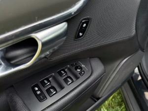 Black Volvo V90 2018 in Riga, with an engine capacity of 2.00 L and mileage of 242 thousand km for 12900 €, photo 17 on AUTOMOTO.COM.LV