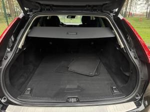 Black Volvo V90 2018 in Riga, with an engine capacity of 2.00 L and mileage of 164 thousand km for 13900 €, photo 14 on AUTOMOTO.COM.LV