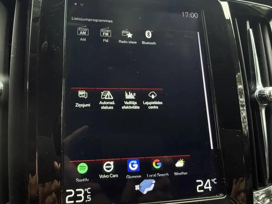Black Volvo V90 2018 in Riga, with an engine capacity of 2.00 L and mileage of 164 thousand km for 13900 €, photo 23 on AUTOMOTO.COM.LV