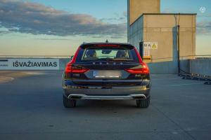 Black Volvo V90 2018 in Vilnius, with an engine capacity of 1.97 L and mileage of 146 thousand km for 22400 €, photo 4 on AUTOMOTO.COM.LV