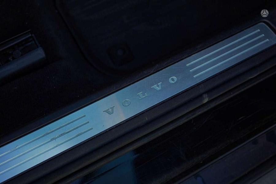 Black Volvo V90 2018 in Vilnius, with an engine capacity of 1.97 L and mileage of 146 thousand km for 22400 €, photo 21 on AUTOMOTO.COM.LV