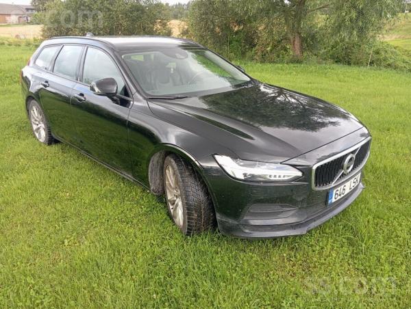 Black Volvo V90 2018 in Riga, with an engine capacity of 2.00 L and mileage of 500 thousand km for 10500 €, photo 1 on AUTOMOTO.COM.LV