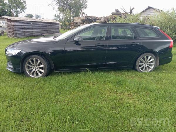 Black Volvo V90 2018 in Riga, with an engine capacity of 2.00 L and mileage of 500 thousand km for 10500 €, photo 4 on AUTOMOTO.COM.LV