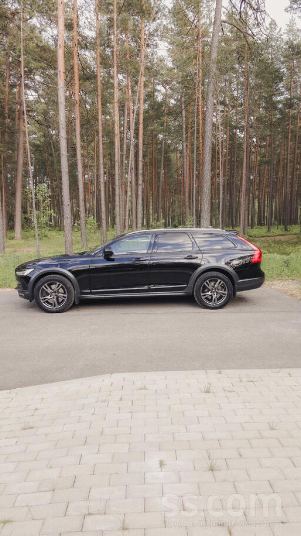 Melns Volvo V90 2018 Rīga, ar dzinēja tilpumu 2.00 L un nobraukumu 313 tūkst. km par 19999 €, foto 2 vietnē AUTOMOTO.COM.LV