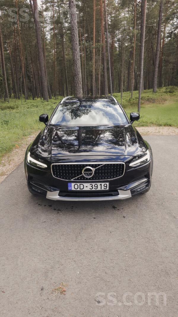 Melns Volvo V90 2018 Rīga, ar dzinēja tilpumu 2.00 L un nobraukumu 313 tūkst. km par 19999 €, foto 6 vietnē AUTOMOTO.COM.LV