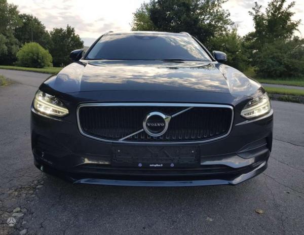 Black Volvo V90 2018 in Siauliai, with an engine capacity of 1.97 L and mileage of 330 thousand km for 12900 €, photo 2 on AUTOMOTO.COM.LV
