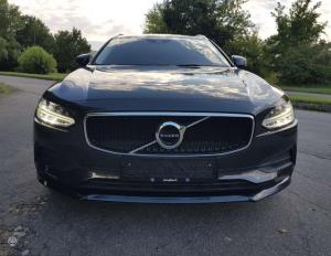 Black Volvo V90 2018 in Siauliai, with an engine capacity of 1.97 L and mileage of 330 thousand km for 12900 €, photo 3 on AUTOMOTO.COM.LV