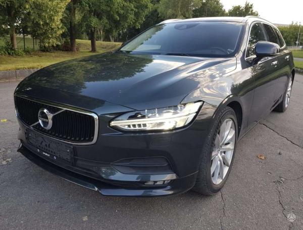 Black Volvo V90 2018 in Siauliai, with an engine capacity of 1.97 L and mileage of 330 thousand km for 12900 €, photo 3 on AUTOMOTO.COM.LV