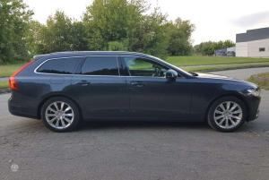 Black Volvo V90 2018 in Siauliai, with an engine capacity of 1.97 L and mileage of 330 thousand km for 12900 €, photo 6 on AUTOMOTO.COM.LV