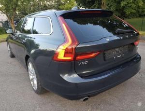 Black Volvo V90 2018 in Siauliai, with an engine capacity of 1.97 L and mileage of 330 thousand km for 12900 €, photo 9 on AUTOMOTO.COM.LV