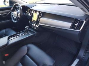 Black Volvo V90 2018 in Siauliai, with an engine capacity of 1.97 L and mileage of 330 thousand km for 12900 €, photo 10 on AUTOMOTO.COM.LV