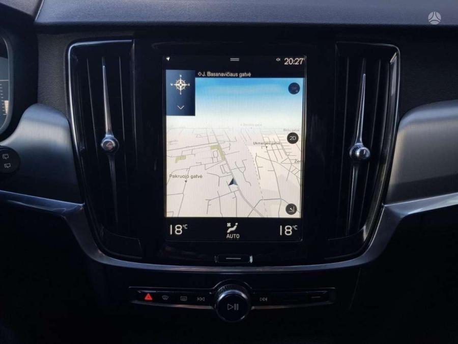 Black Volvo V90 2018 in Siauliai, with an engine capacity of 1.97 L and mileage of 330 thousand km for 12900 €, photo 16 on AUTOMOTO.COM.LV
