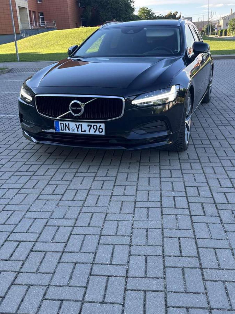 Melns Volvo V90 2018 Šakiai, ar dzinēja tilpumu 2.00 L un nobraukumu 275 tūkst. km par 14800 €, foto 1 vietnē AUTOMOTO.COM.LV
