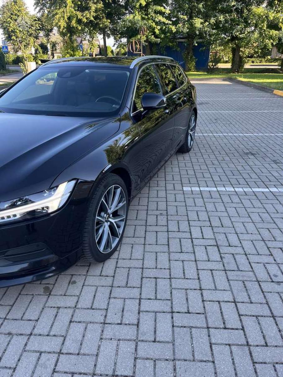 Melns Volvo V90 2018 Šakiai, ar dzinēja tilpumu 2.00 L un nobraukumu 275 tūkst. km par 14800 €, foto 3 vietnē AUTOMOTO.COM.LV