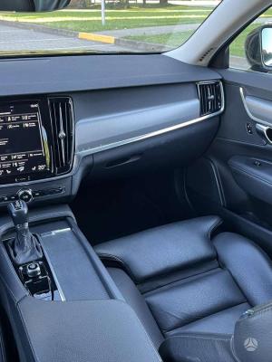Melns Volvo V90 2018 Šakiai, ar dzinēja tilpumu 2.00 L un nobraukumu 275 tūkst. km par 14800 €, foto 10 vietnē AUTOMOTO.COM.LV
