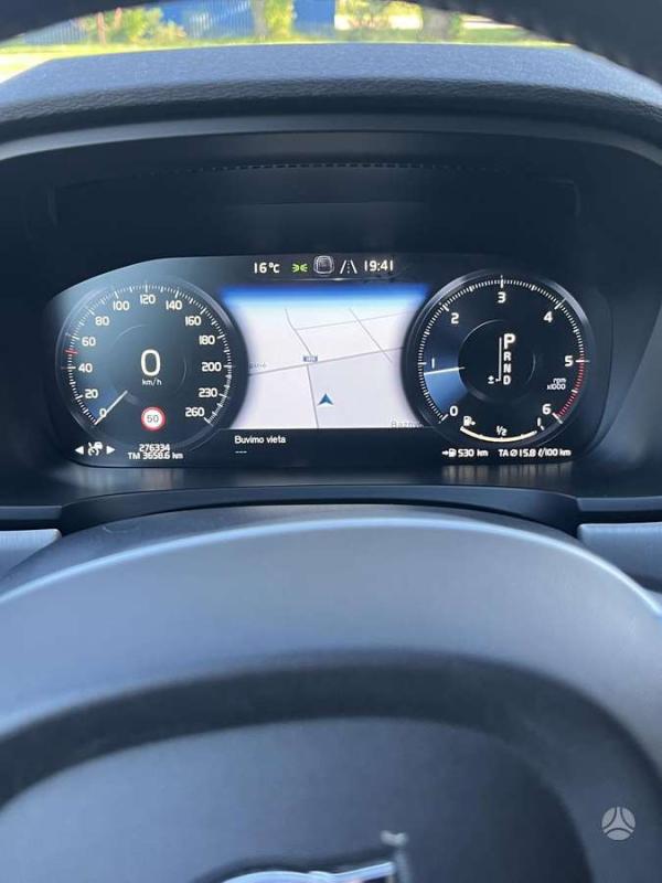 Black Volvo V90 2018 in Sakiai, with an engine capacity of 2.00 L and mileage of 275 thousand km for 14800 €, photo 10 on AUTOMOTO.COM.LV