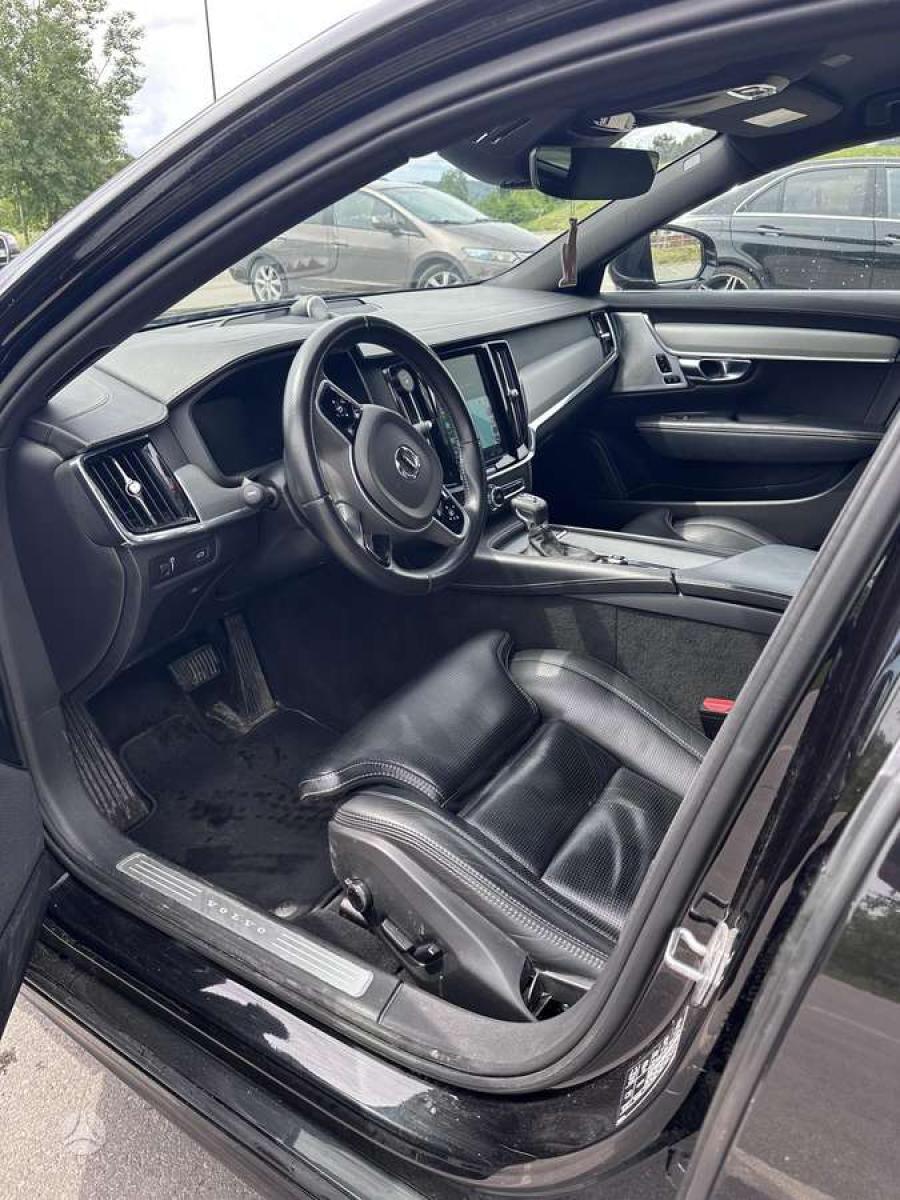 Melns Volvo V90 2018 Kauņa, ar dzinēja tilpumu 1.97 L un nobraukumu 241 tūkst. km par 20900 €, foto 15 vietnē AUTOMOTO.COM.LV