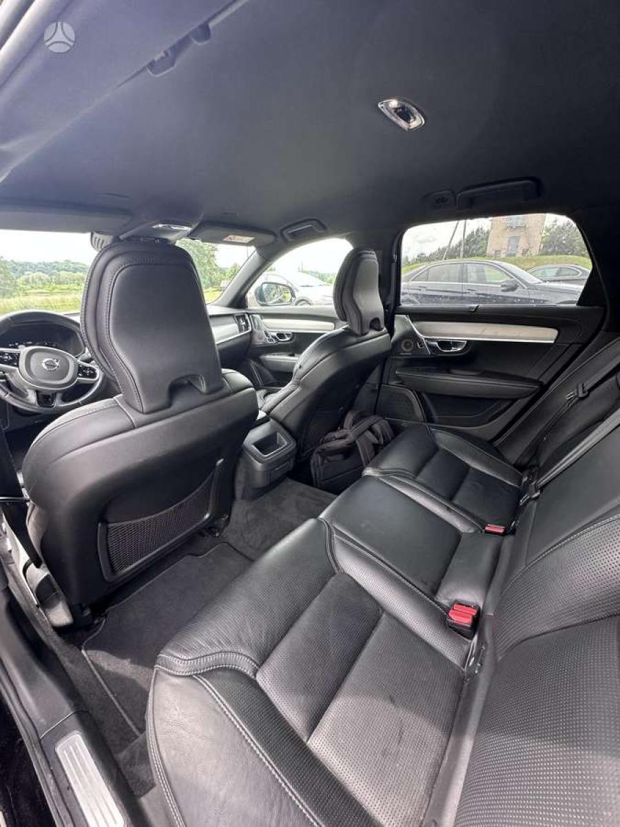 Melns Volvo V90 2018 Kauņa, ar dzinēja tilpumu 1.97 L un nobraukumu 241 tūkst. km par 20900 €, foto 16 vietnē AUTOMOTO.COM.LV