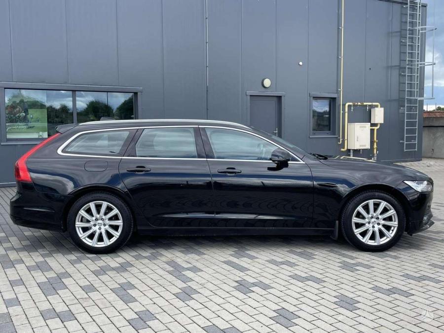 Black Volvo V90 2018 in Siauliai, with an engine capacity of 2.00 L and mileage of 0 thousand km for 11500 €, photo 8 on AUTOMOTO.COM.LV