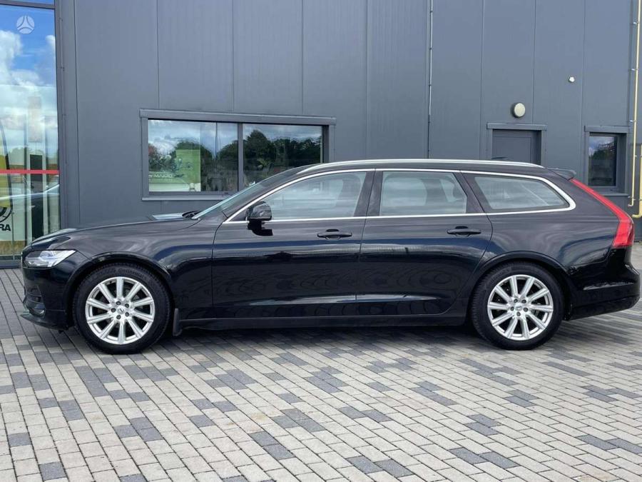 Black Volvo V90 2018 in Siauliai, with an engine capacity of 2.00 L and mileage of 0 thousand km for 11500 €, photo 9 on AUTOMOTO.COM.LV