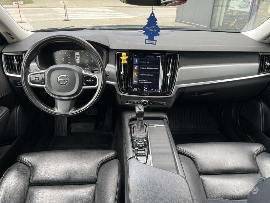 Black Volvo V90 2018 in Siauliai, with an engine capacity of 2.00 L and mileage of 0 thousand km for 11500 €, photo 12 on AUTOMOTO.COM.LV