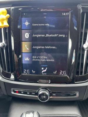 Black Volvo V90 2018 in Siauliai, with an engine capacity of 2.00 L and mileage of 0 thousand km for 11500 €, photo 17 on AUTOMOTO.COM.LV