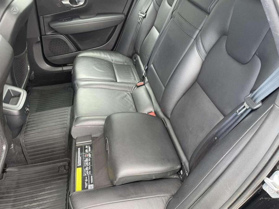 Black Volvo V90 2018 in Siauliai, with an engine capacity of 2.00 L and mileage of 0 thousand km for 11500 €, photo 26 on AUTOMOTO.COM.LV