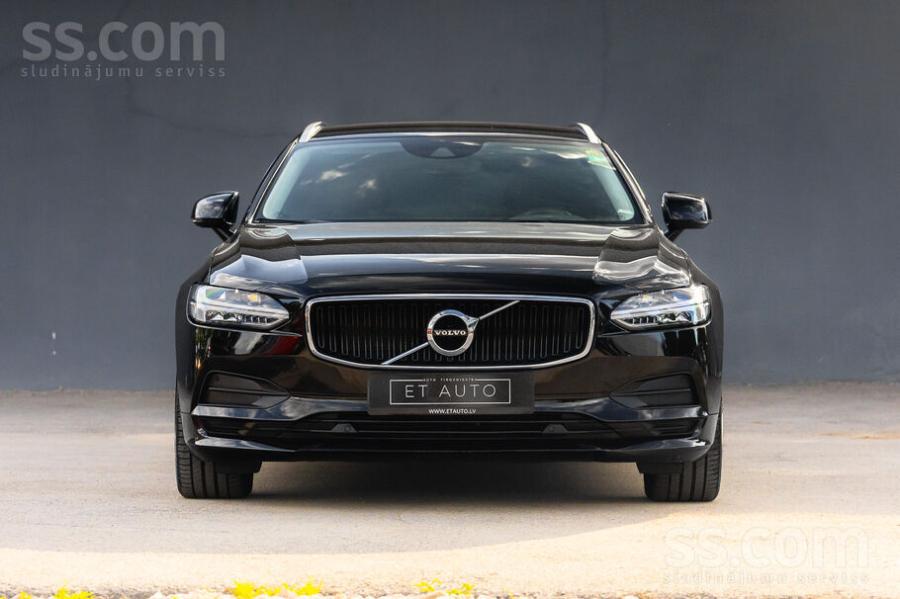 Black Volvo V90 2018 in Jelgava, with an engine capacity of 2.00 L and mileage of 216 thousand km for 19000 €, photo 3 on AUTOMOTO.COM.LV