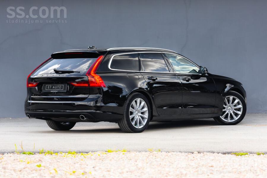 Black Volvo V90 2018 in Jelgava, with an engine capacity of 2.00 L and mileage of 216 thousand km for 19000 €, photo 6 on AUTOMOTO.COM.LV