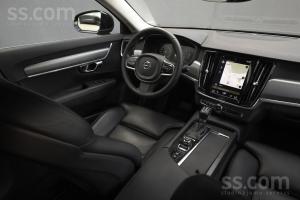Black Volvo V90 2018 in Jelgava, with an engine capacity of 2.00 L and mileage of 216 thousand km for 19000 €, photo 9 on AUTOMOTO.COM.LV