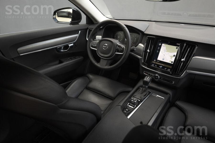 Black Volvo V90 2018 in Jelgava, with an engine capacity of 2.00 L and mileage of 216 thousand km for 19000 €, photo 9 on AUTOMOTO.COM.LV