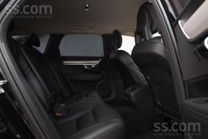 Black Volvo V90 2018 in Jelgava, with an engine capacity of 2.00 L and mileage of 216 thousand km for 19000 €, photo 12 on AUTOMOTO.COM.LV