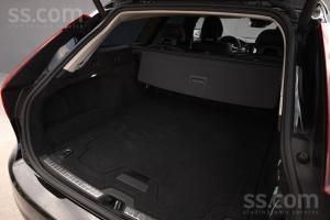 Black Volvo V90 2018 in Jelgava, with an engine capacity of 2.00 L and mileage of 216 thousand km for 19000 €, photo 13 on AUTOMOTO.COM.LV