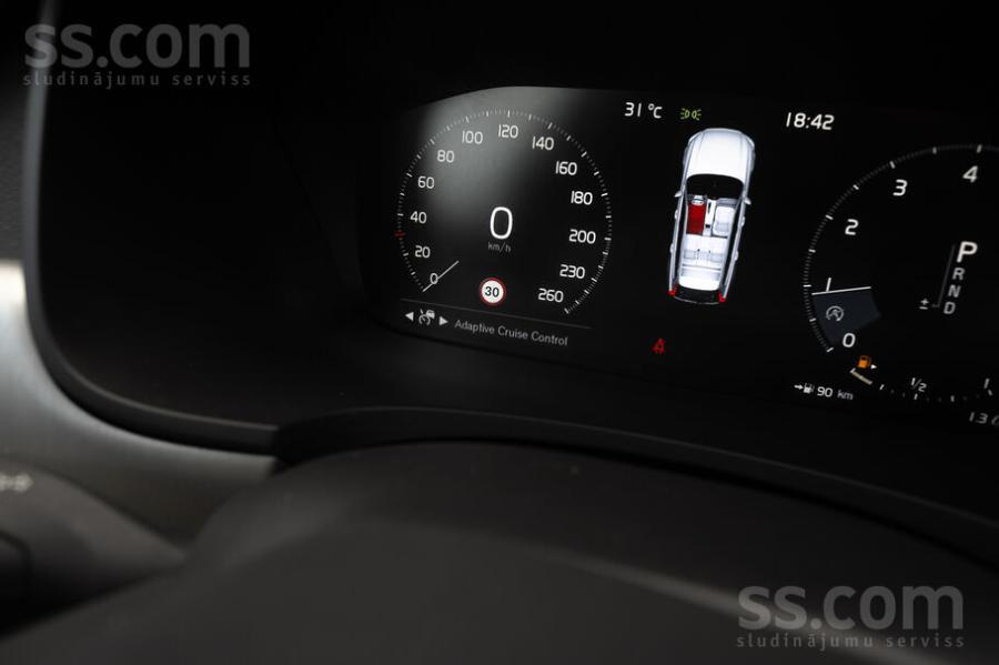 Black Volvo V90 2018 in Jelgava, with an engine capacity of 2.00 L and mileage of 216 thousand km for 19000 €, photo 17 on AUTOMOTO.COM.LV