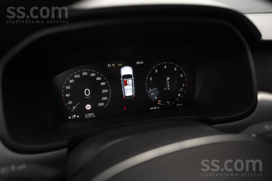 Black Volvo V90 2018 in Jelgava, with an engine capacity of 2.00 L and mileage of 216 thousand km for 19000 €, photo 18 on AUTOMOTO.COM.LV