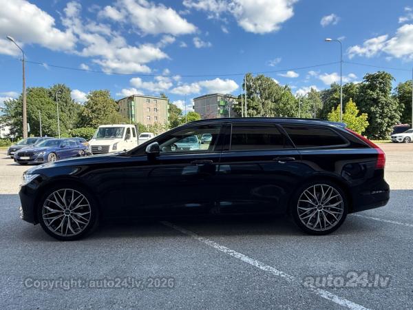 Black Volvo V90 2018 in Tallinn, with an engine capacity of 2.00 L and mileage of 212 thousand km for 14990 €, photo 6 on AUTOMOTO.COM.LV