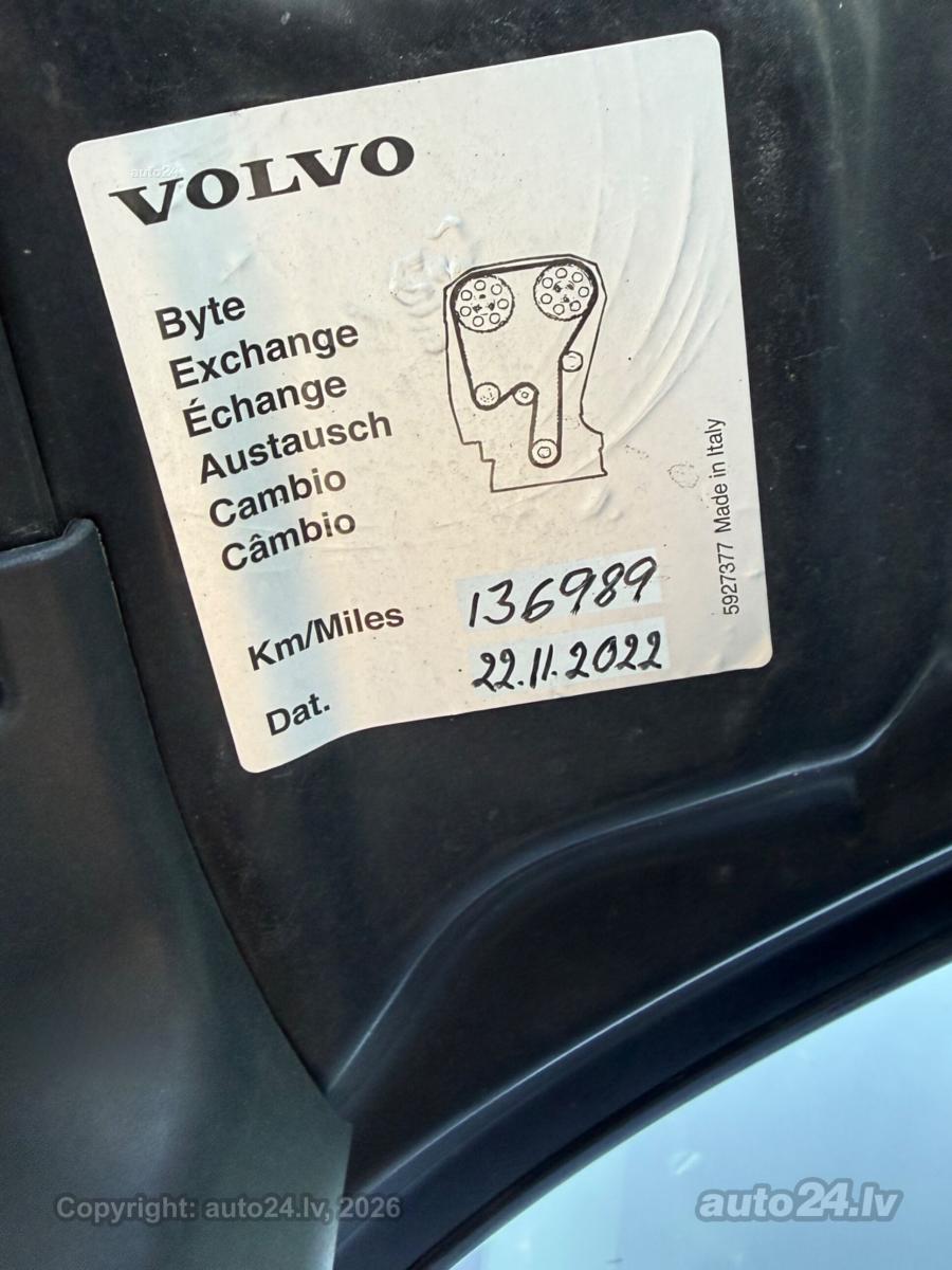 Black Volvo V90 2018 in Tallinn, with an engine capacity of 2.00 L and mileage of 212 thousand km for 14990 €, photo 26 on AUTOMOTO.COM.LV
