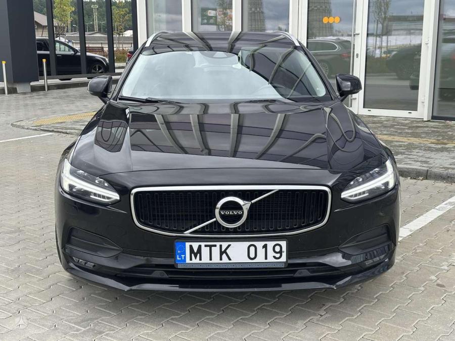 Black Volvo V90 2018 in Vilnius, with an engine capacity of 1.97 L and mileage of 460 thousand km for 9000 €, photo 3 on AUTOMOTO.COM.LV