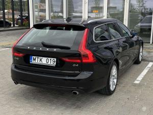 Black Volvo V90 2018 in Vilnius, with an engine capacity of 1.97 L and mileage of 460 thousand km for 9000 €, photo 5 on AUTOMOTO.COM.LV