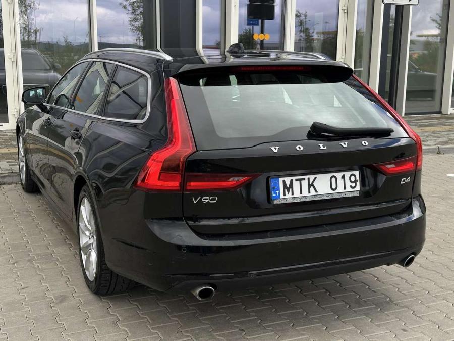 Black Volvo V90 2018 in Vilnius, with an engine capacity of 1.97 L and mileage of 460 thousand km for 9000 €, photo 7 on AUTOMOTO.COM.LV